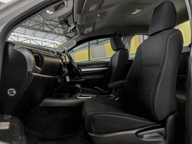 REVO CAB 2.4 ENTRY PRERUNNER รถมือสองเชียงใหม่ รถมือสองลำพูน รถยนต์มือสอง