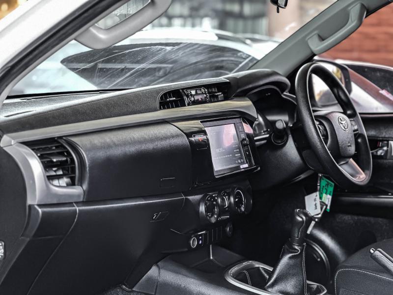 REVO 4 DR 2.4 ENTRY PRERUNNER รถมือสองเชียงใหม่ รถมือสองลำพูน รถยนต์มือสอง